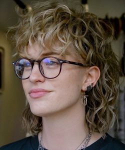 Wolf Cut vs. Mullet: Key Differences, Styling Tips & Which One Fits You ...